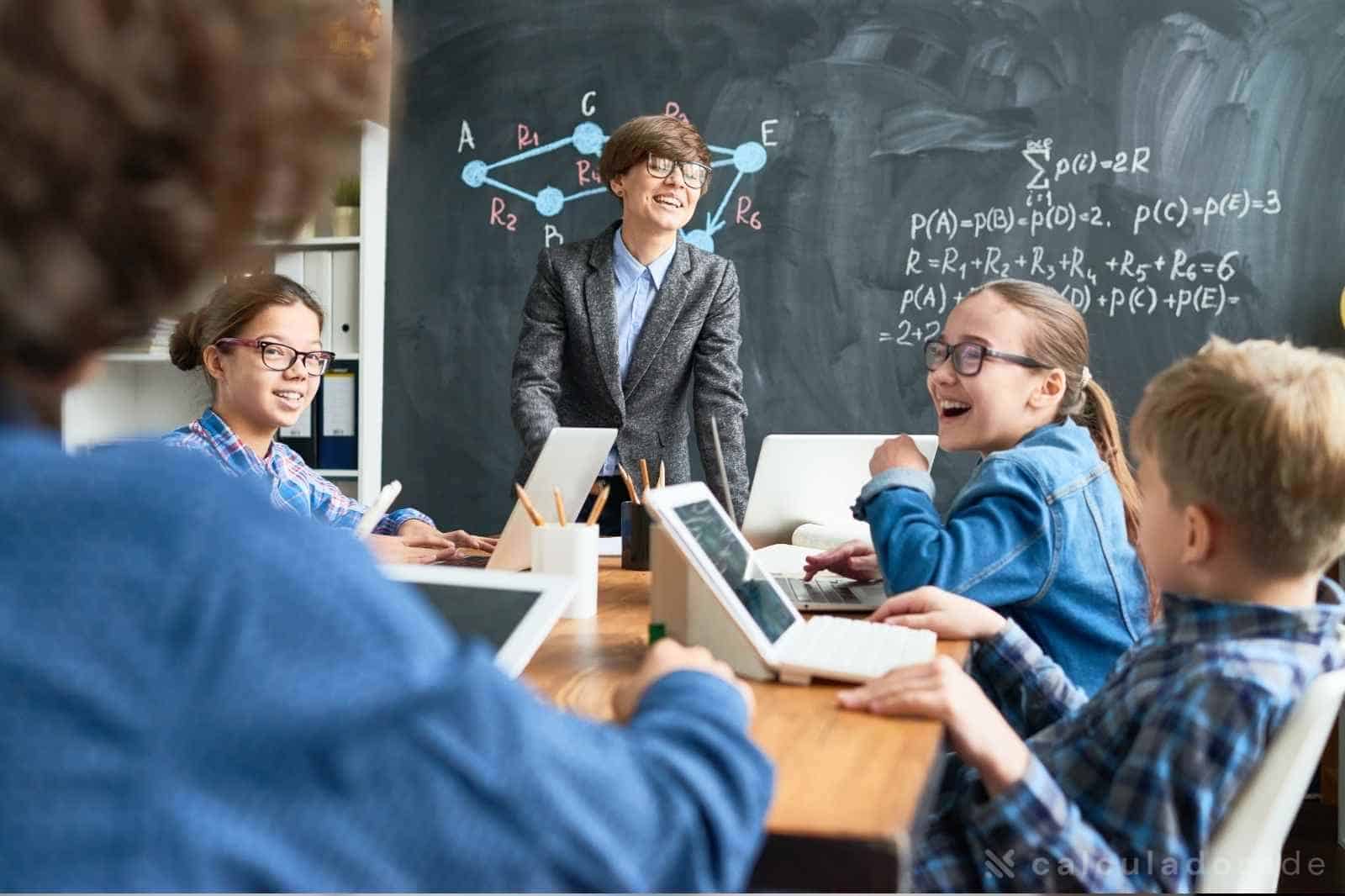 Qué es ascendente y descendente en matemáticas | Calculadoras Online